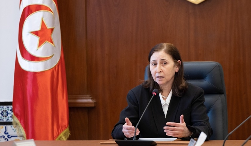 Sarra Zaafrani Zenzeri préside sa première réunion ministérielle