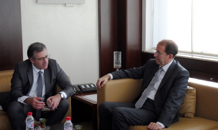 Rencontre entre Hichem Elloumi et l’Économiste en Chef de la BERD au ... Rencontre entre Hichem Elloumi et l’Économiste en Chef de la BERD au ...