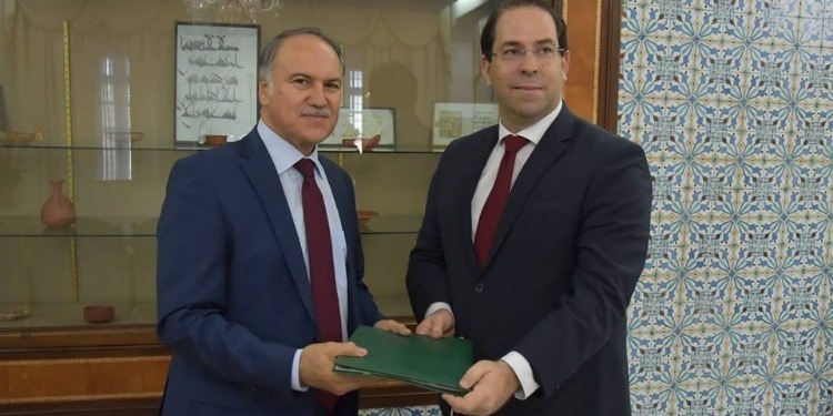 Hatem Ben Salem remet à Youssef Chahed les résultats du bac : un taux ...