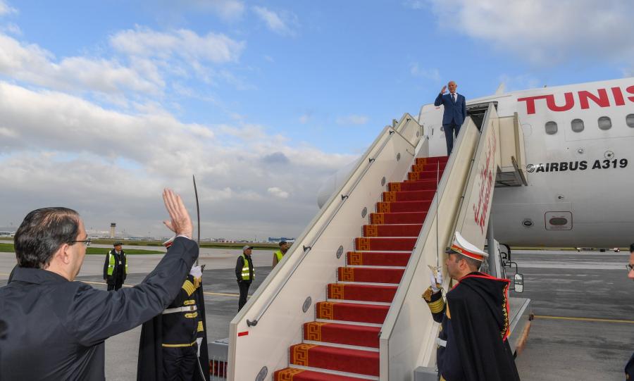 Kaïs Saïed entame sa visite d'Etat en Algérie Kaïs Saïed entame sa visite d'Etat en Algérie
