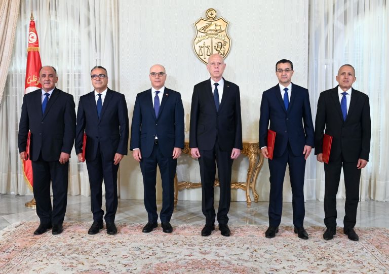 Le Chef De Letat Remet Leurs Lettres De Créance à Quatre Nouveaux