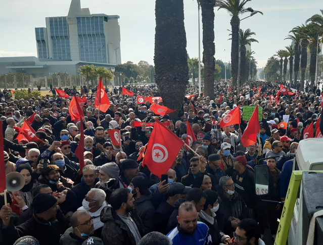 Les opposants de Kaïs Saïed sont vent débout